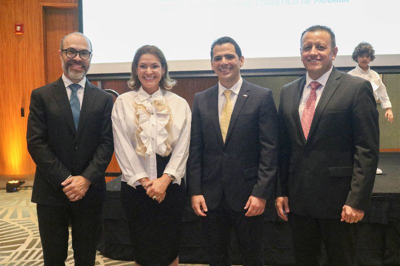 Toma de posesión del Presidente Hugo Torrijos y su Junta Directiva ...