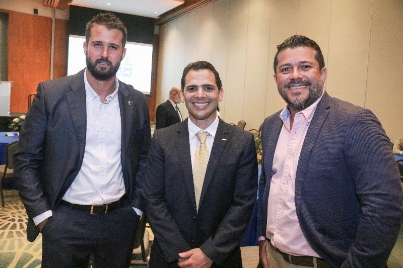 Toma de posesión del Presidente Hugo Torrijos y su Junta Directiva ...